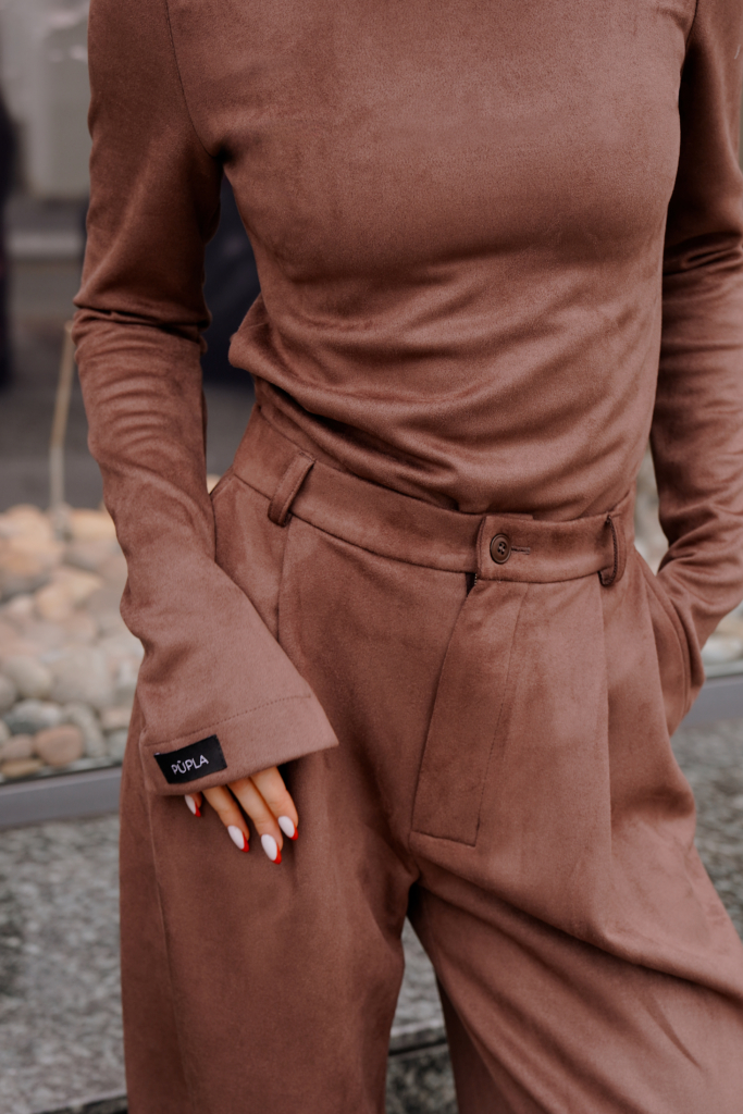 Rudos klasikinės kelnės „SKIN“ – PÙPLA